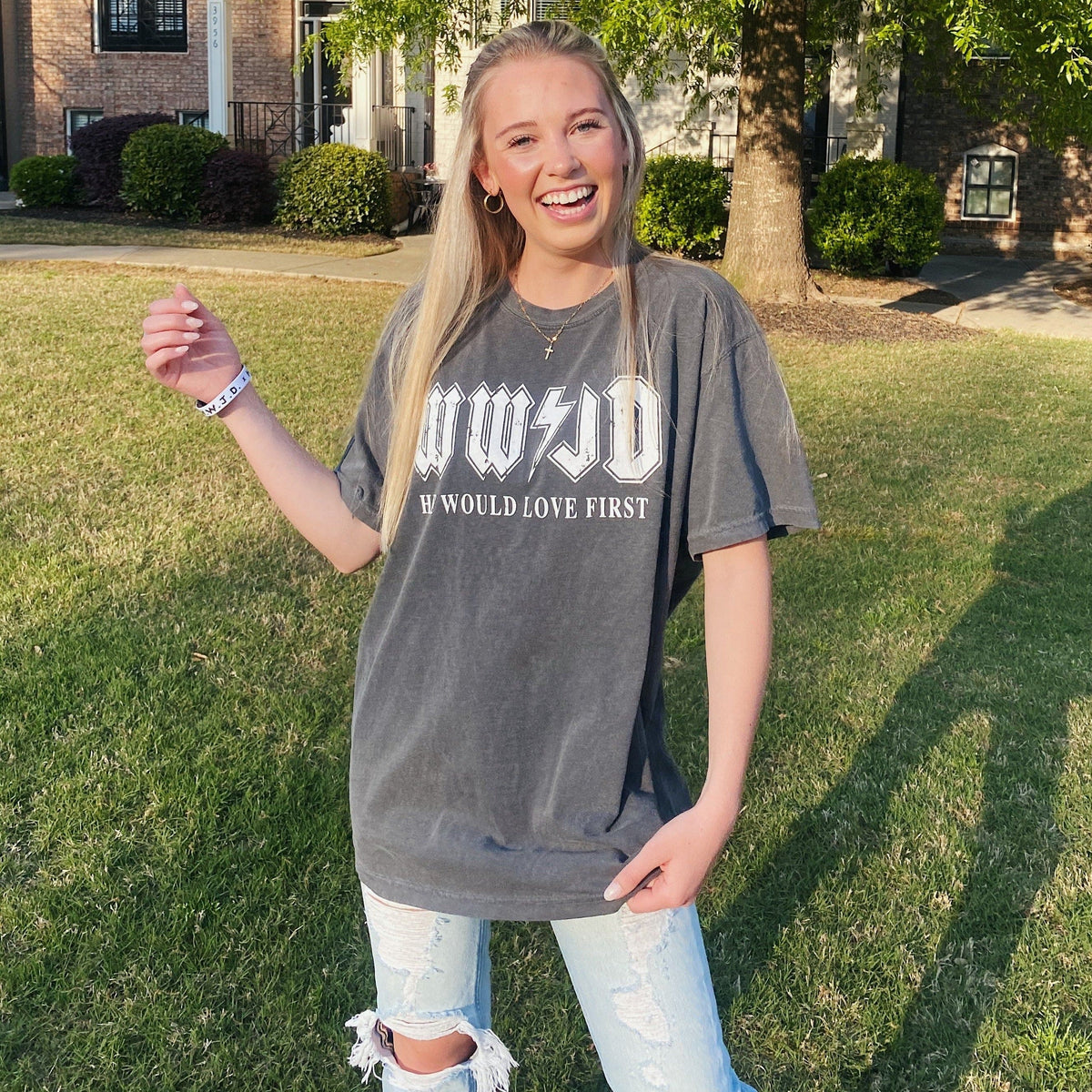 VINTAGE WWJD | COMFORT COLORS TEE | PEPPER - He Would Love First